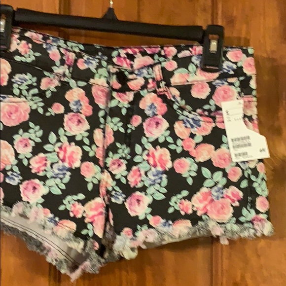 Divided | Shorts | New Divided Denim Flowered Fringe Shorts 8 Nwt ...